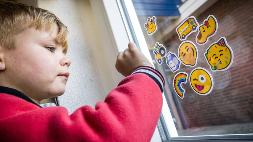 Jumbo helpt klanten die spaarstickers niet meer van ramen krijgen ...