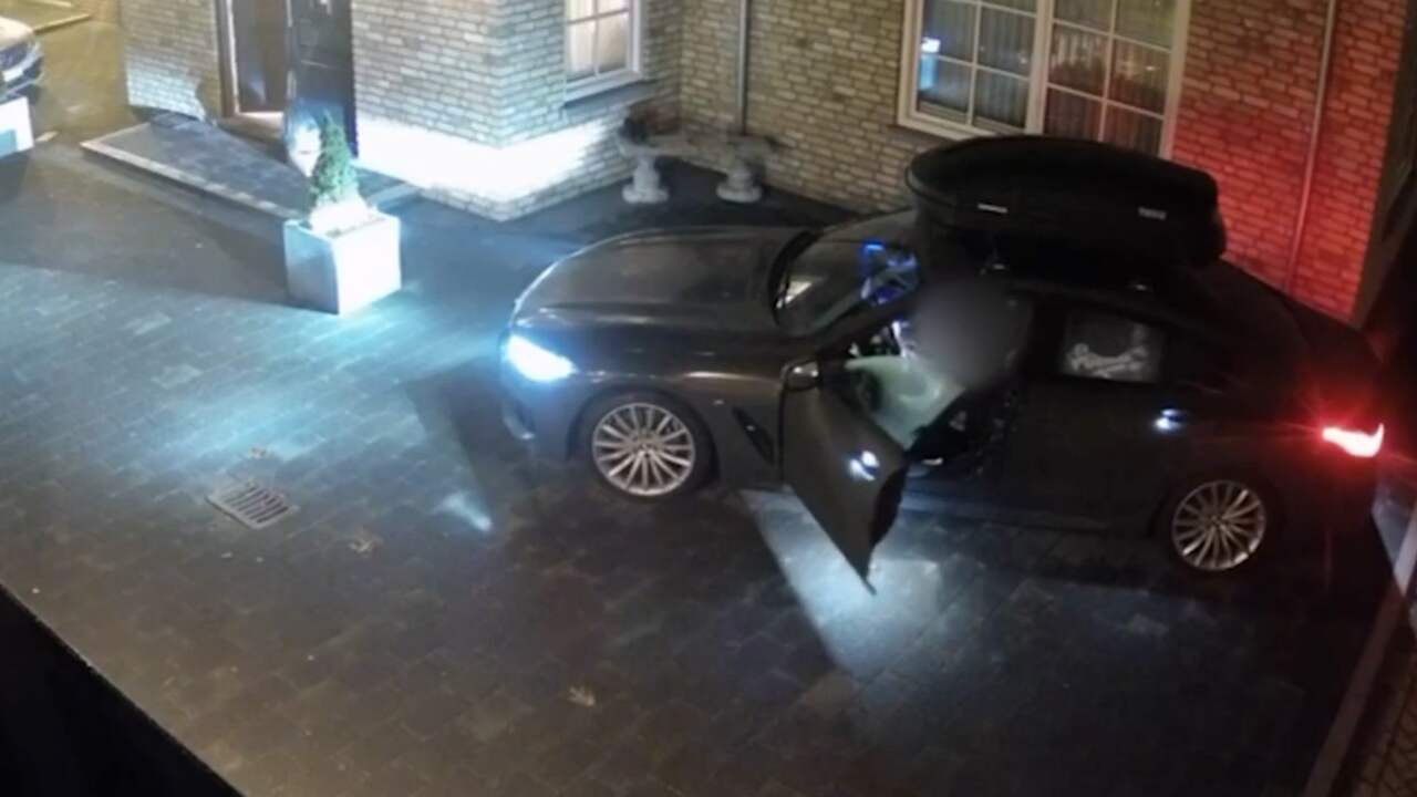 Dief steelt auto van volkszanger Sander Kwarten met kinderen er nog in ...