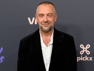 Tom Waes verschijnt vandaag voor het eerst weer op tv sinds auto ...