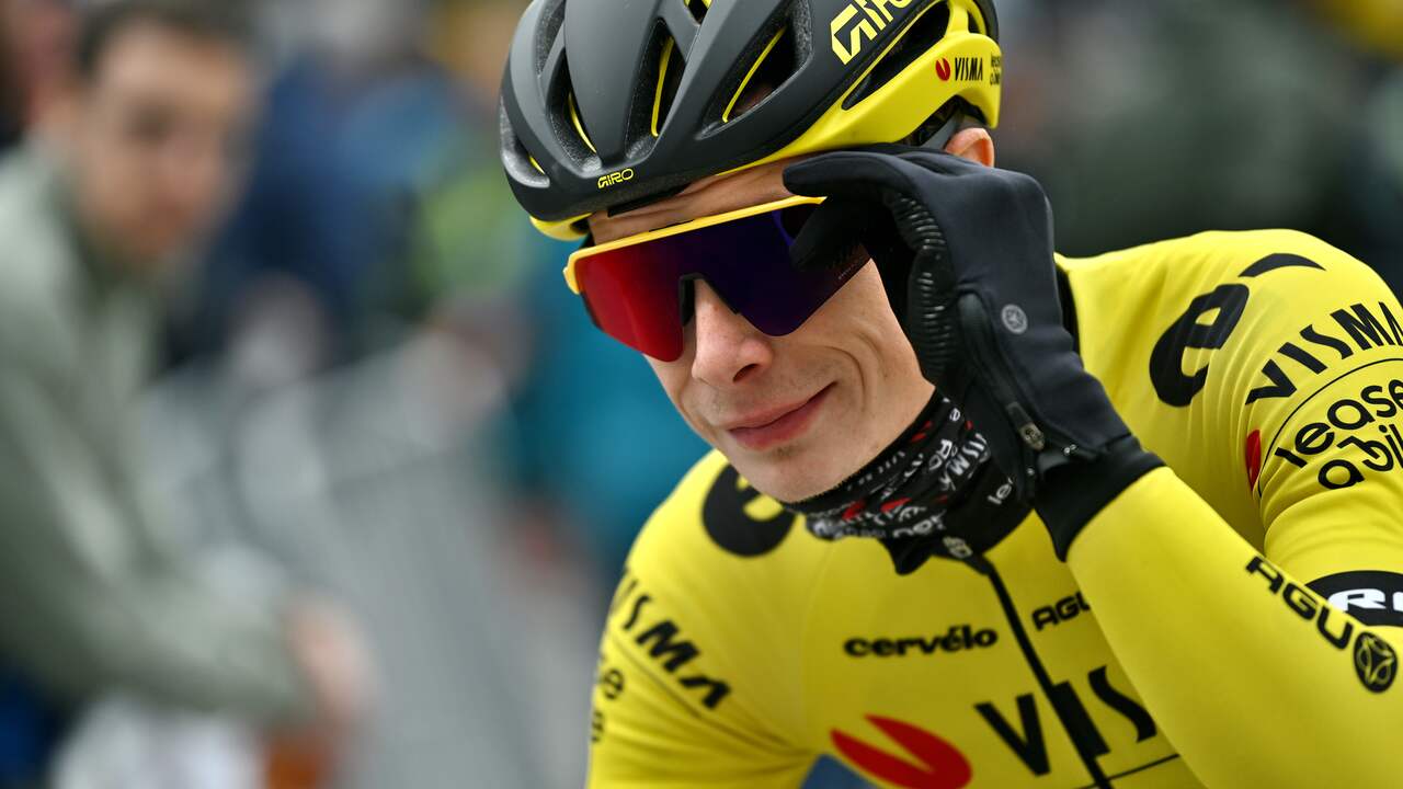 Vingegaard zit maand na zware val weer op de fiets en hoopt Tour te ...