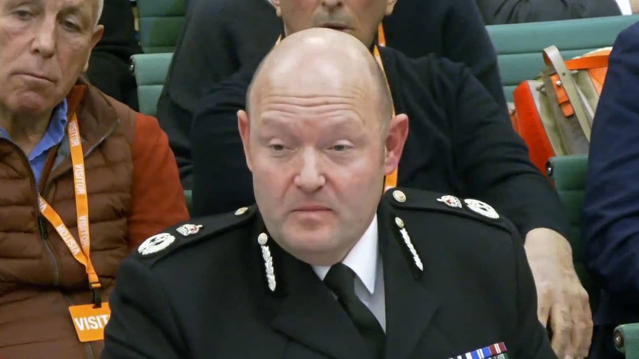 Britse politiechef stapt op na weren Maccabi-fans en opkloppen ...