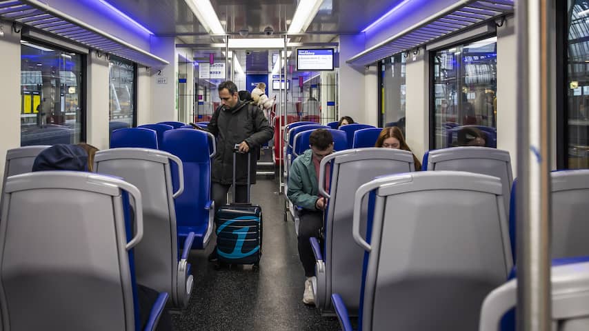 NS wil volgend jaar op veel trajecten 's avonds langer doorrijden ...