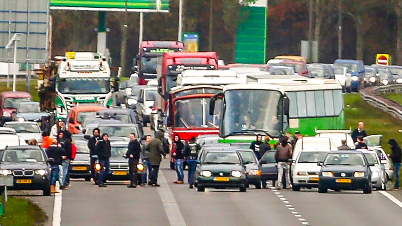 Oss herdenkt ongeluk | Piet-activisten A7 voor rechter | Algemeen | NU.nl