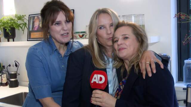 Trump noemt Charlie Kirk 'martelaar' bij afscheid voor tienduizenden ...