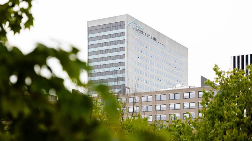 Pro-Palestijns protest na sluiting universiteit verplaatst naar ...