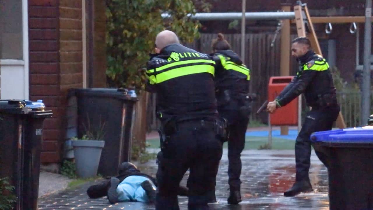 Politie houdt veertienjarige aan voor overval in Zaandam | NU.nl