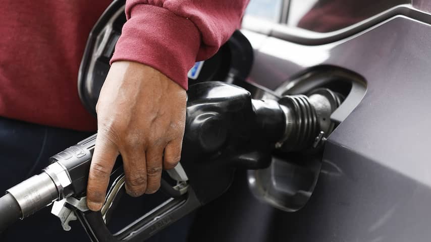Ministers gaan nog niet adviseren om auto's te laten staan: 'Genoeg ...