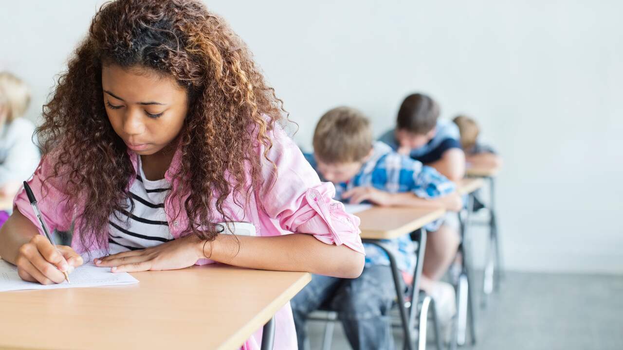 Iets meer examenleerlingen zijn dit schooljaar geslaagd | Binnenland ...