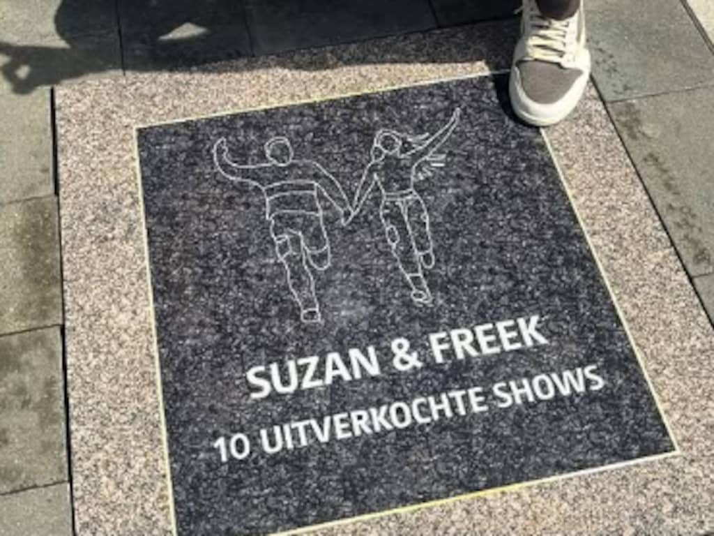 Martijn Krabbé viert dat zijn zoon geslaagd is - NU.nl