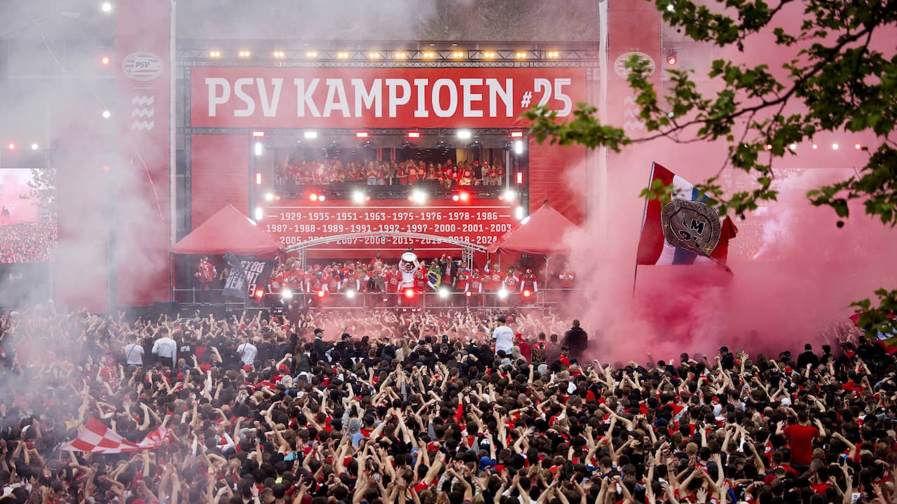 Honderdduizend PSV-fans lopen uit voor huldiging: 'Mooiste titel ooit' | Voetbal | NU.nl