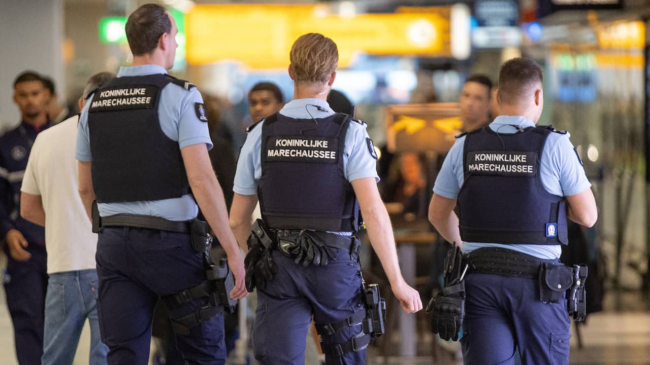 120 geheime docjes op een USB-stick: NCTV'er verdacht van spionage ...
