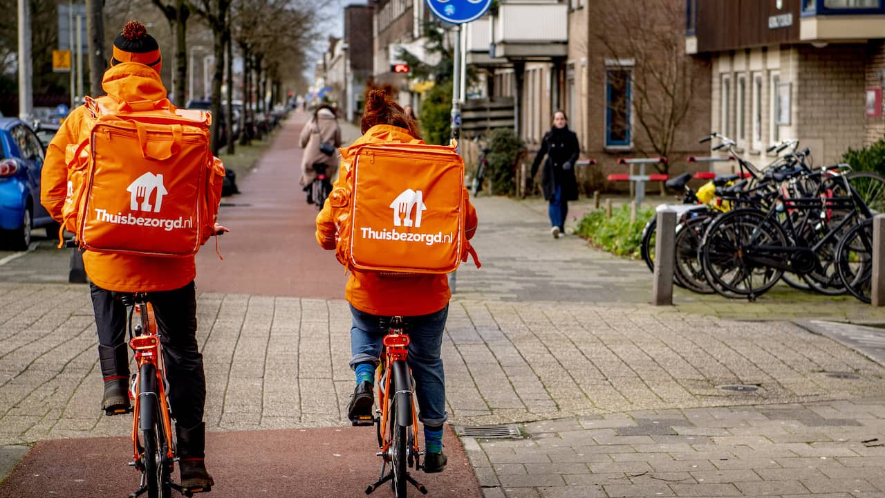 Maaltijdbezorger Just Eat Takeaway schrapt 175 banen in Nederland ...