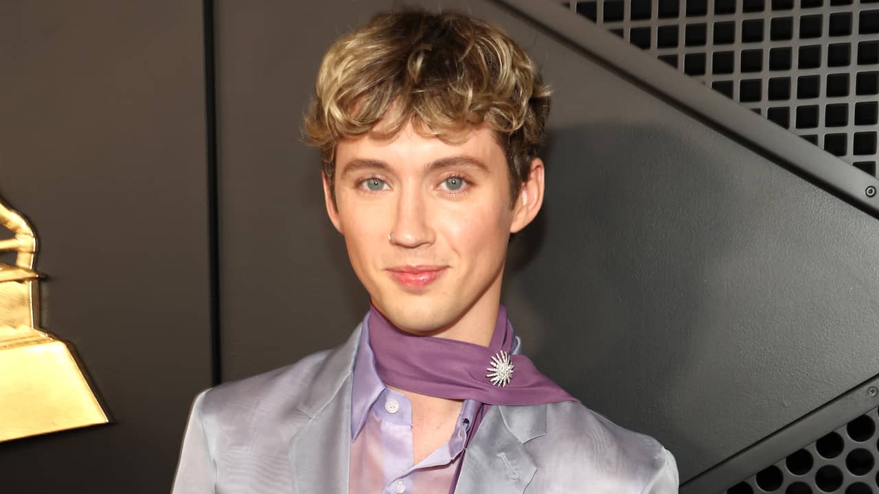 Zanger Troye Sivan blaast vandaag 31 kaarsjes uit - NU.nl