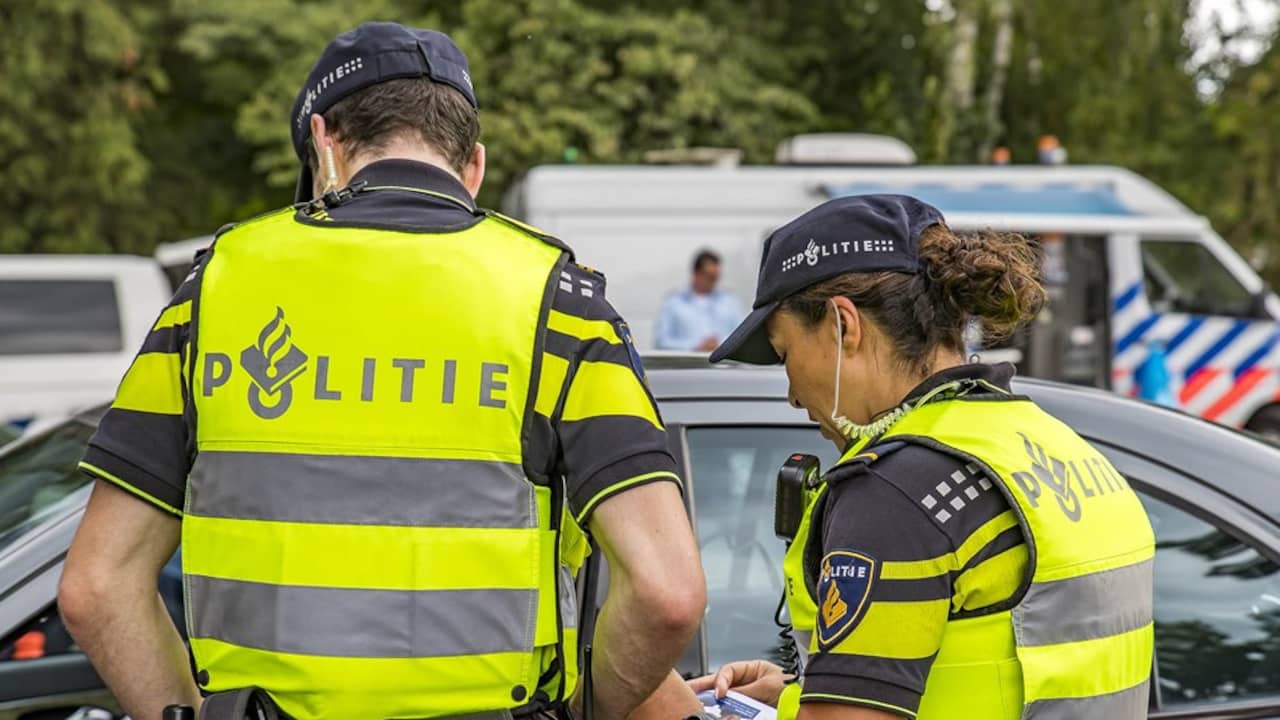 Grote politiecontrole levert waslijst aan overtredingen in Wolfheze ...