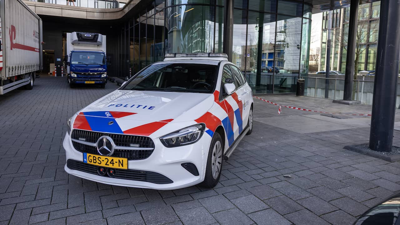 Jongen (17) opgepakt in verband met explosie bij kantoor Zuidas ...
