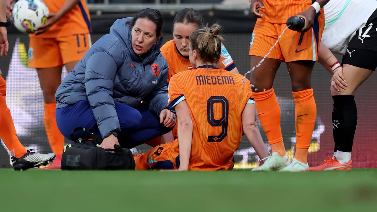 Geblesseerde Miedema komt in aanloop naar EK niet meer in actie voor City | Voetbal | NU.nl