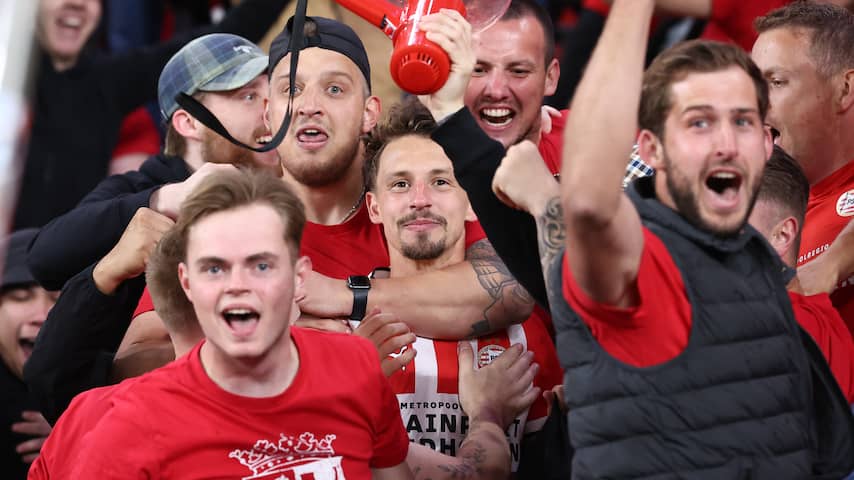 Eredivisie-climax en veerkracht Verstappen: het sportjaar in 25 foto's ...