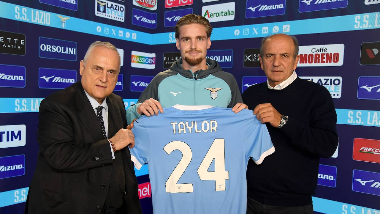 Taylor weigerde overstap van 30 miljoen euro naar Wolves: 'Ajax zat te ...