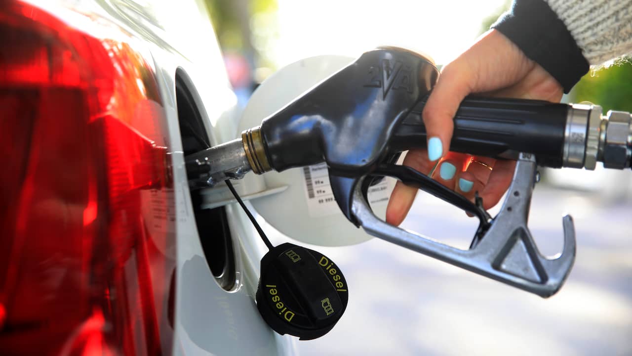 Crisisplan olie gaat in, maar daar merken de meesten weinig van ...