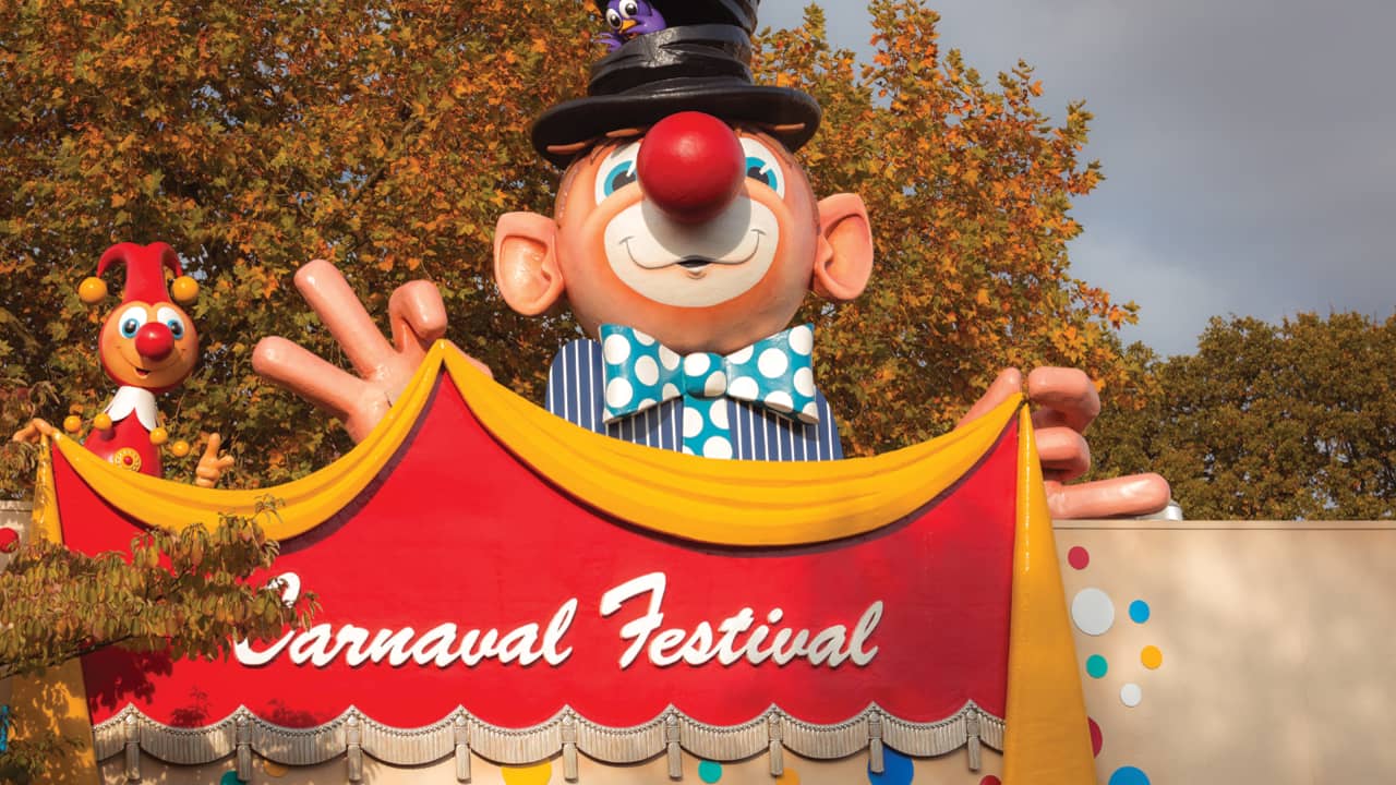 Efteling past omstreden stereotypen van attractie Carnaval Festival aan ...