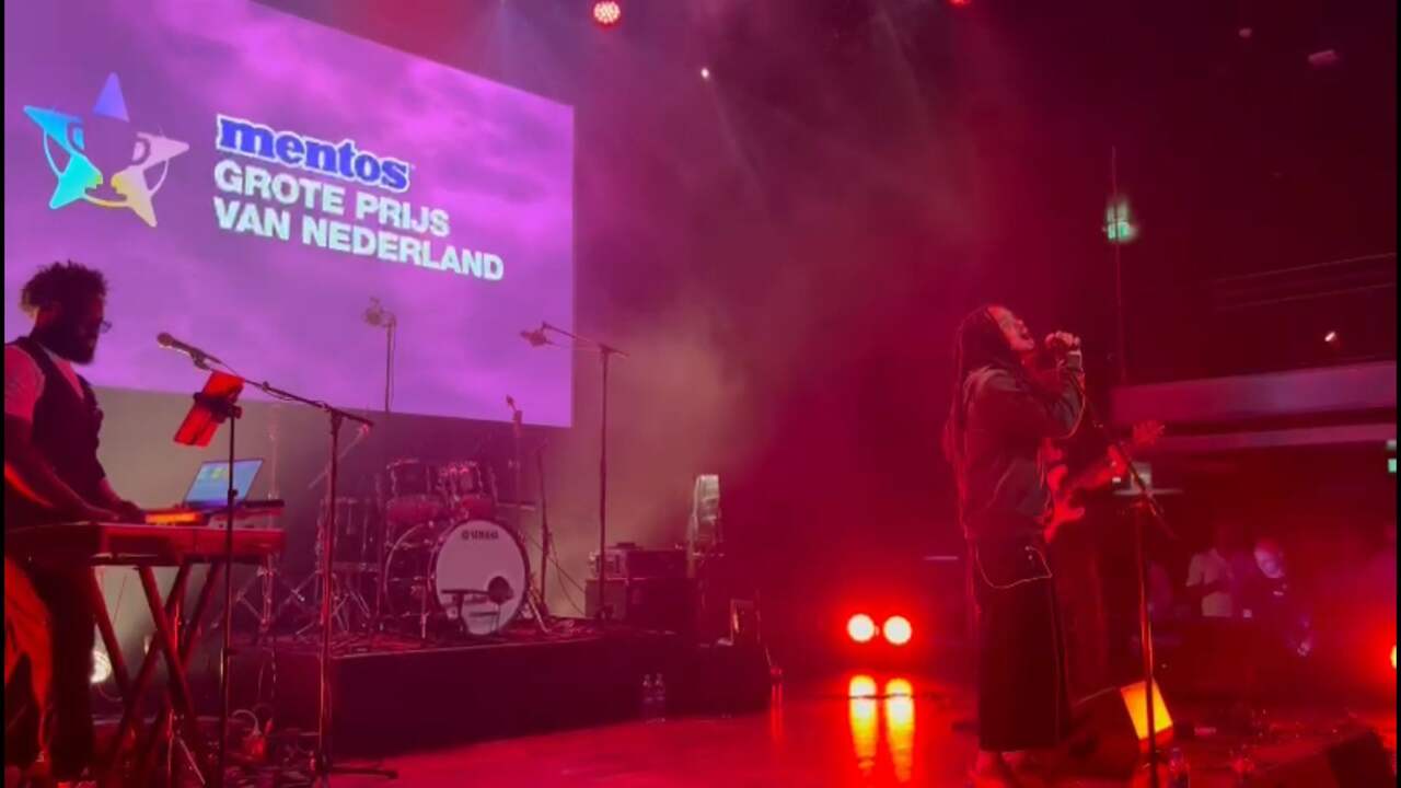 Jaïr Faria charmeert het publiek met grappige verhalen over zijn ...