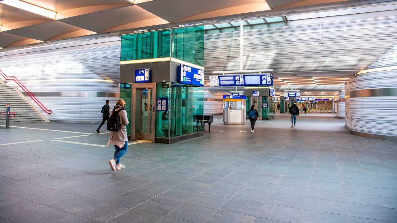 'Treinreizigers mogen niet de dupe worden van stakingen bij NS' | NUjij ...