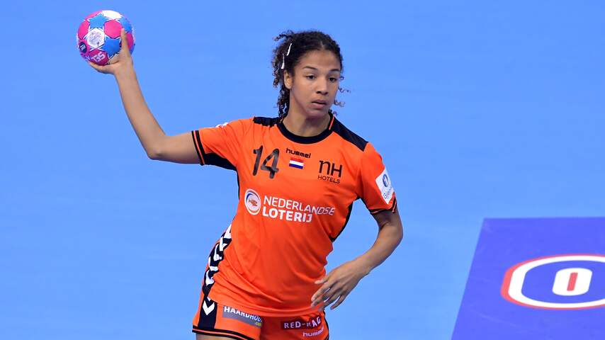 Toptalent Amega scheurt opnieuw kruisband en mist EK handbal met Oranje ...