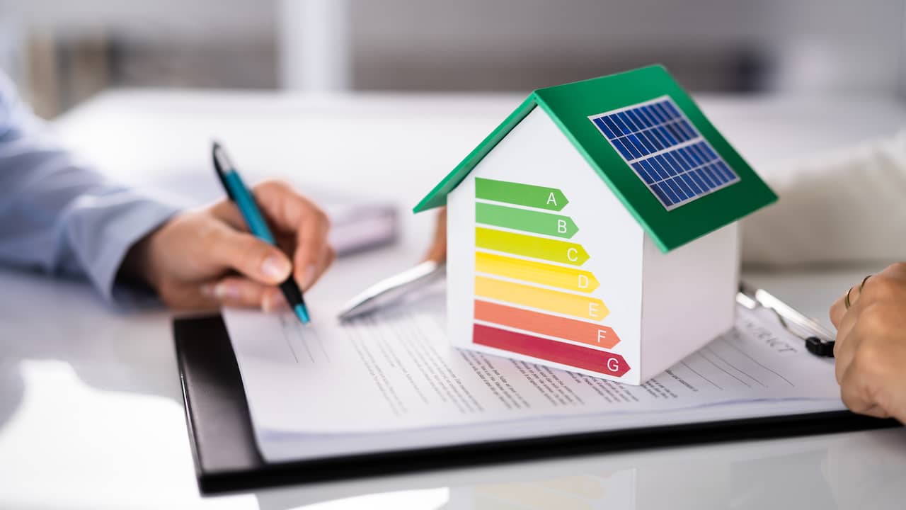 Veel meer mensen stappen over naar vast energiecontract dan voor de ...