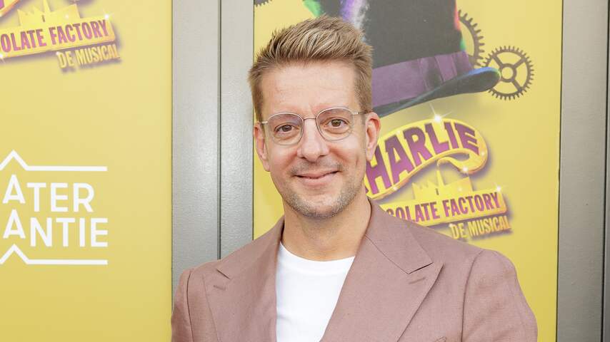 Alex Klaasen en Edwin Jonker naast Jeangu Macrooy in Jesus Christ ...