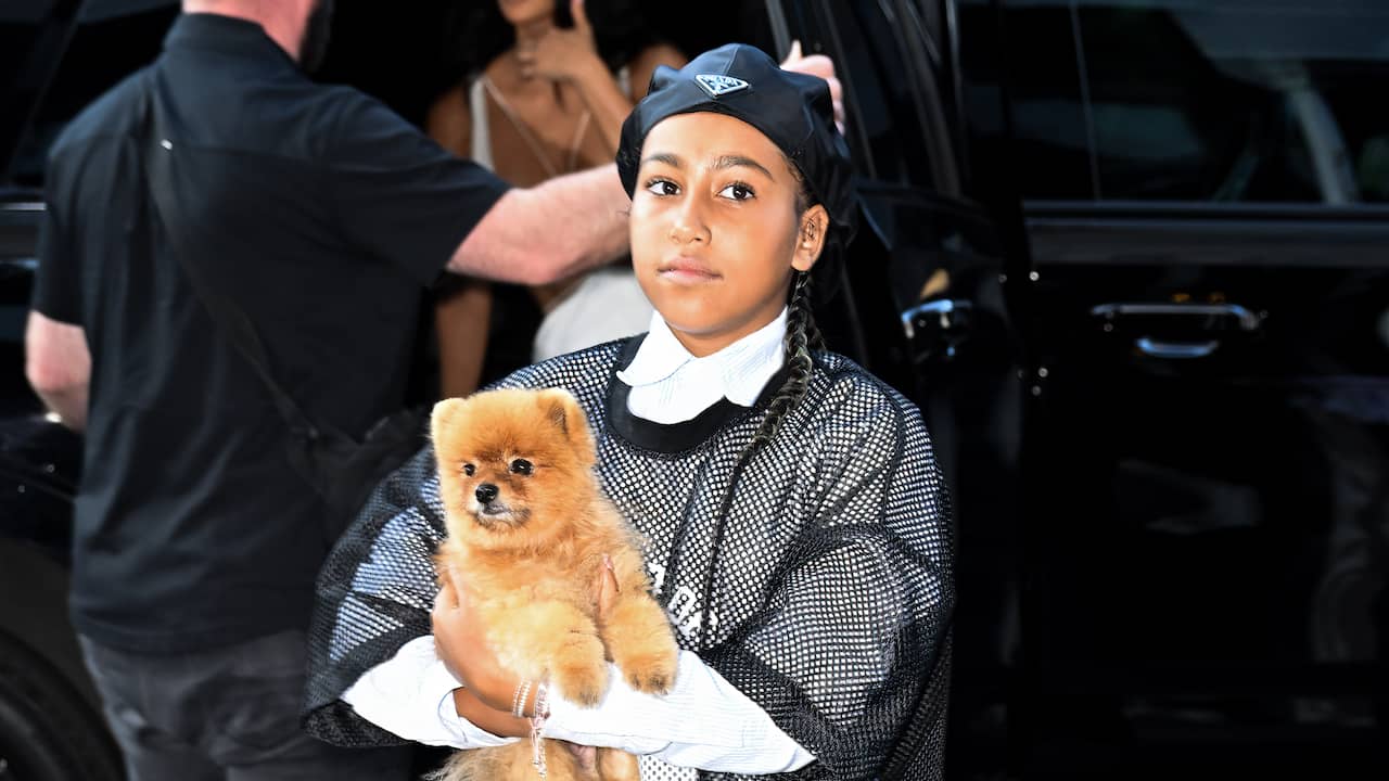 Kim Kardashian en Ye ruziën om carrière dochter North West: dit speelt er | Achterklap | NU.nl