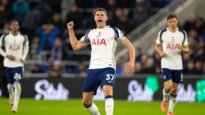Topscorer Van de Ven maakt indruk bij Tottenham: 'Micky toont meer ...