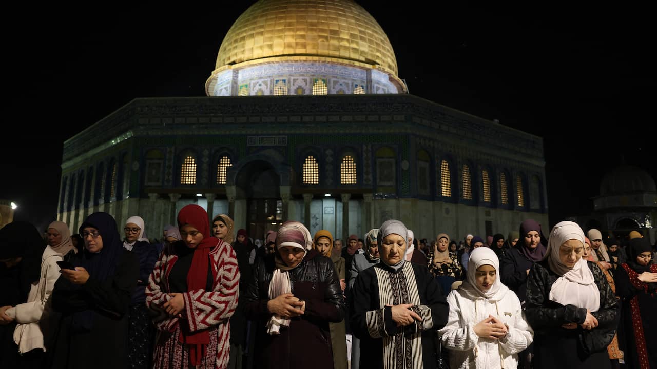Dit is de Al Aqsamoskee, dé plek waar Israël en Palestijnen botsen ...