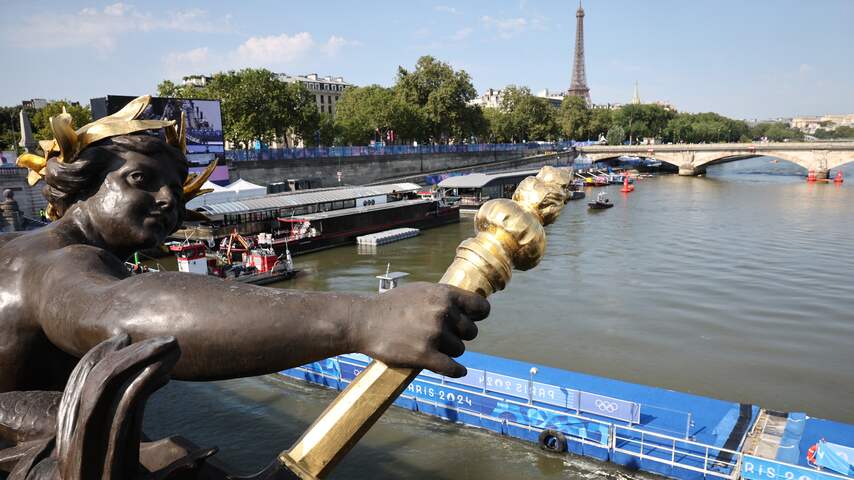 Triatleten horen pas bij opstaan of wedstrijd in vervuilde Seine ...