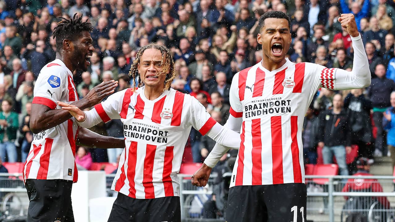 PSV besluit roerige week met late zege in spektakelstuk tegen Feyenoord | Voetbal | NU.nl