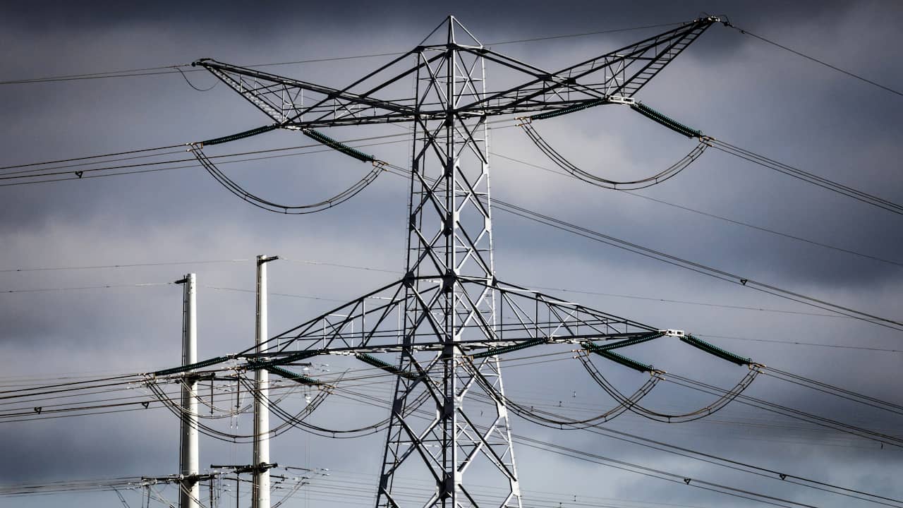 Stroomstoring in Leeuwarden en omgeving doordat schip tegen kabels ...