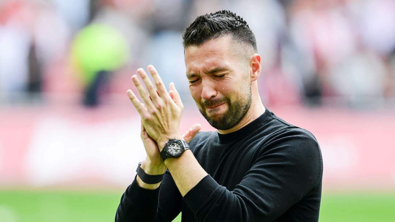Farioli leeg na mislopen titel met Ajax: 'Ik blijf als band met club blijft bestaan' | Voetbal ...