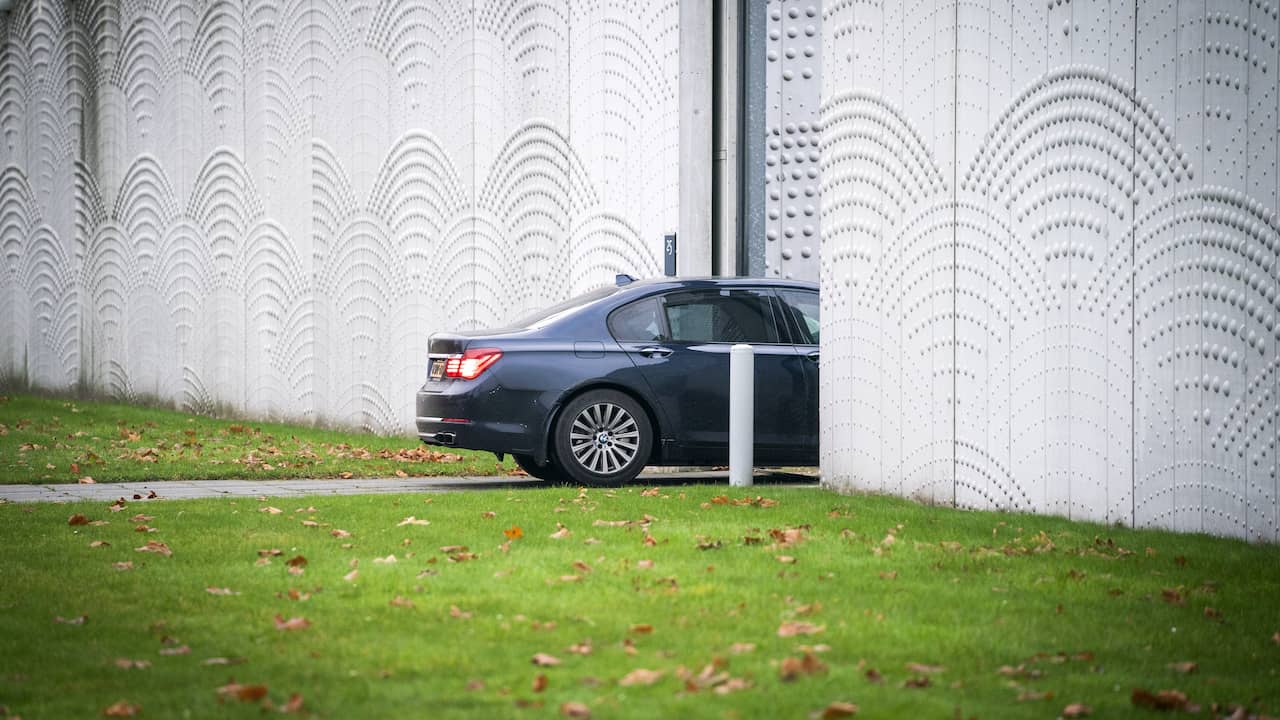 Zoon topcrimineel Ridouan Taghi aanwezig bij eerste openbare zitting strafzaak | Binnenland | NU.nl