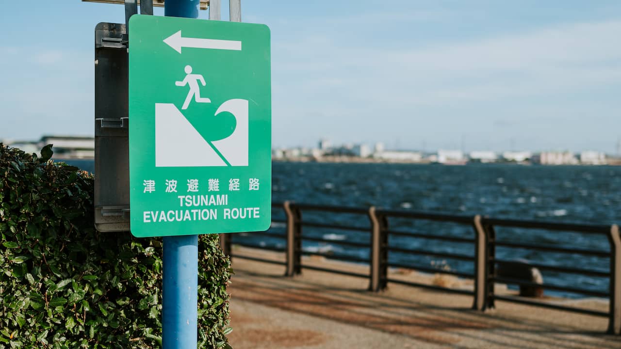 Tsunamiwaarschuwing in Japan na zware aardbeving voor de kust ...