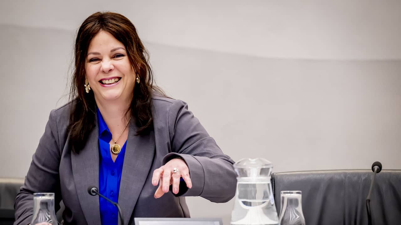 NSC'er Sandra Palmen blijft toch staatssecretaris van Toeslagen ...