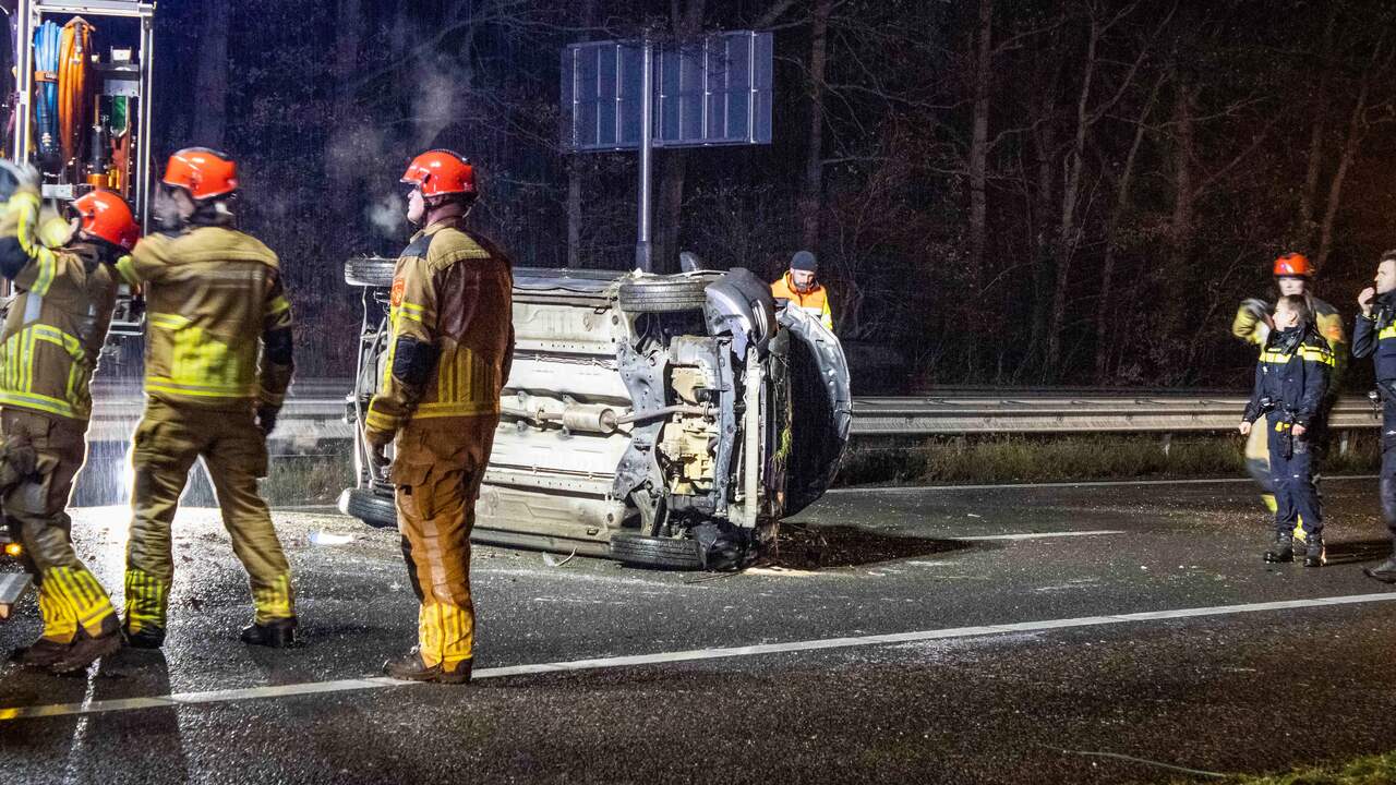 Veel ongelukken door gladheid, Rijkwaterstaat roept op niet de weg op te gaan | Algemeen | NU.nl