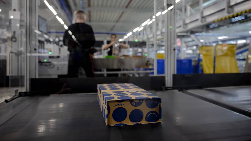 Bol.com gaat vanaf nu door het leven als bol | Economie | NU.nl