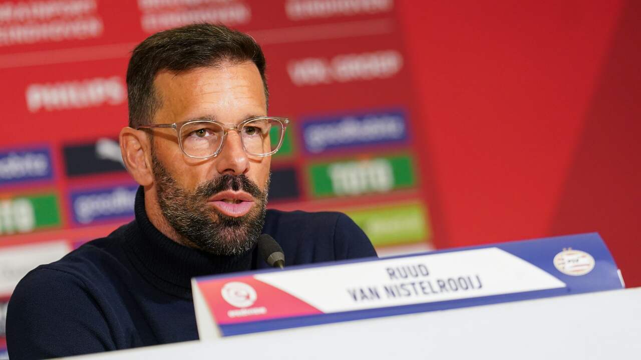 Van Nistelrooij vindt dat PSV het 'maximaal haalbare' presteert dit ...
