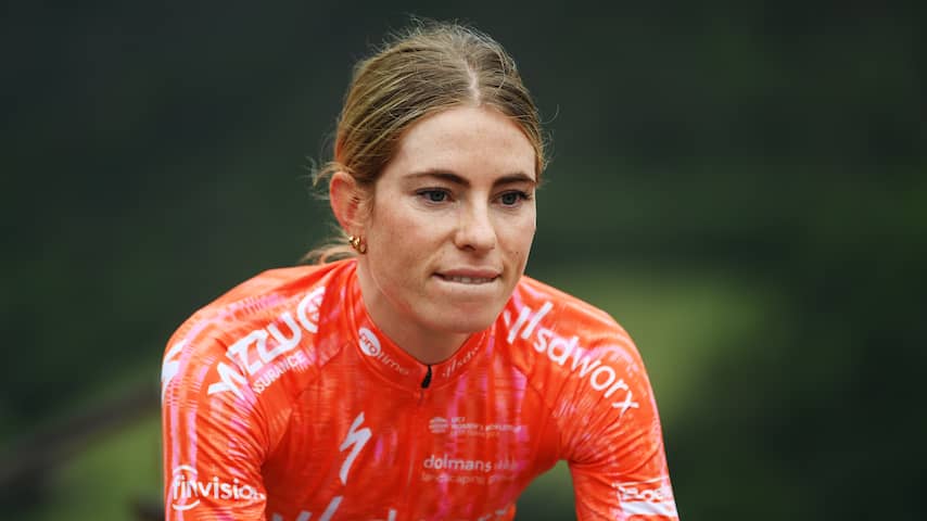 Demi Vollering rondt overstap naar FDJ af: 'Ik kan niet stoppen met glimlachen' | Wielrennen | NU.nl