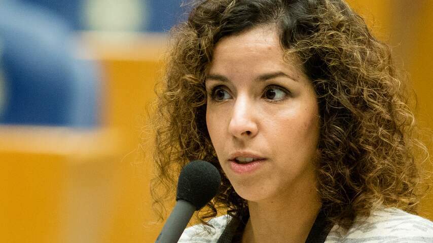Oud-Kamerlid Wassila Hachchi zegt lidmaatschap D66 op | Politiek | NU.nl