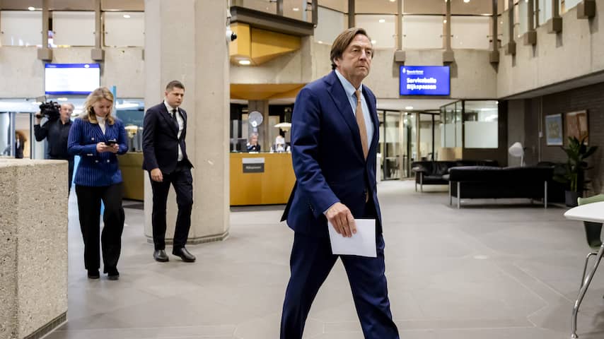 Informateur Wijers legt functie neer vanwege privéappje, Buma gaat ...