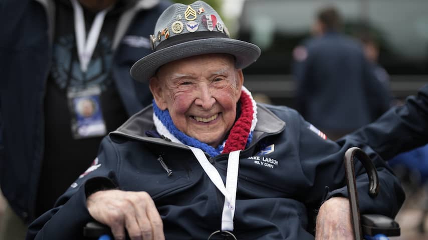 Amerikaanse WO II-veteraan en TikTok-ster Jake Larson (102) overleden ...