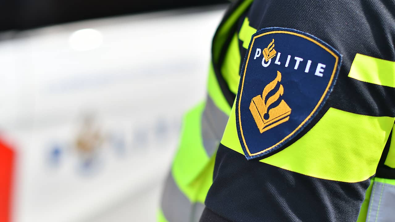 Man wil explosief inleveren bij politie waardoor bureau moet worden ...