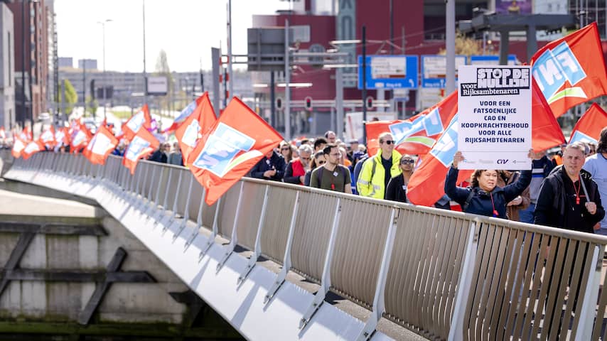 Overheid doet nieuw cao-bod voor rijksambtenaren, nullijn van tafel ...