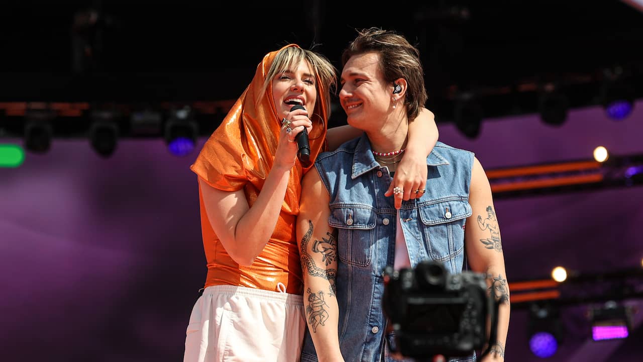 Maan vindt rust bij Goldband-lid Karel: 'Hij staat onbevangener in het leven' | Achterklap | NU.nl