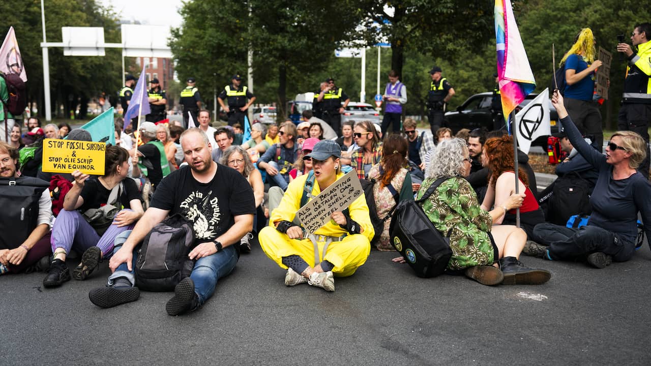 Extinction Rebellion blokkeert op 3 februari opnieuw A12 in Den Haag ...